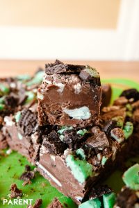 Easy Mint Oreo Fudge - The Simple Parent