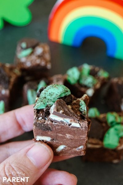 Easy Mint Oreo Fudge - The Simple Parent