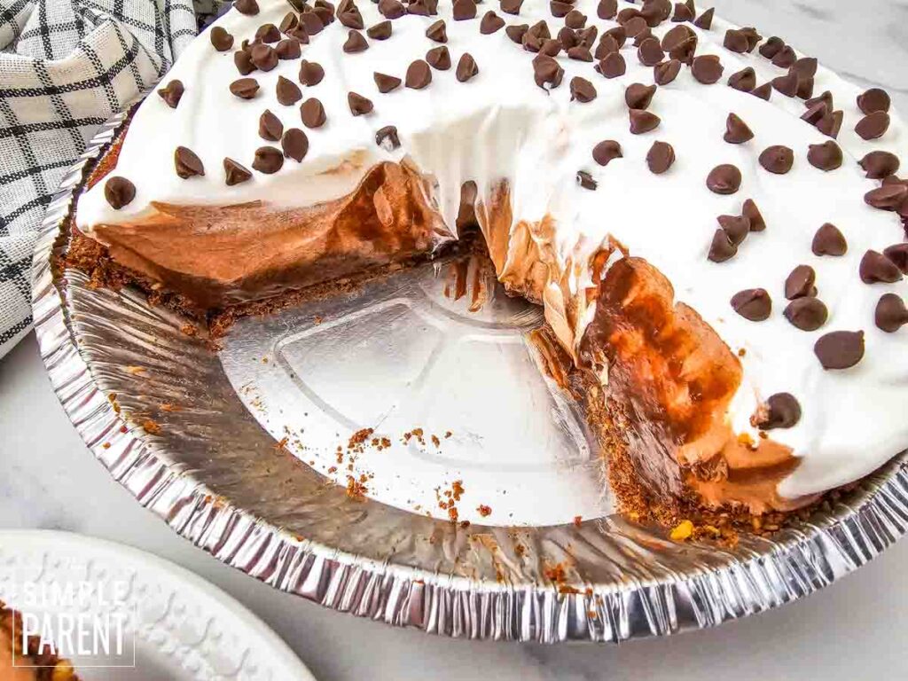 Chocolate Pudding Pie - The Simple Parent